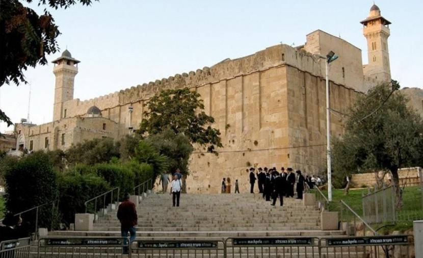 Israeli court approves building an elevator for settlers in Ibrahimi ...