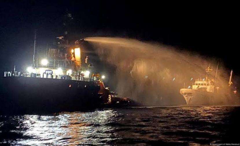 Freedom Flotilla Presses On Despite Drone Threats in Mission to Gaza ...